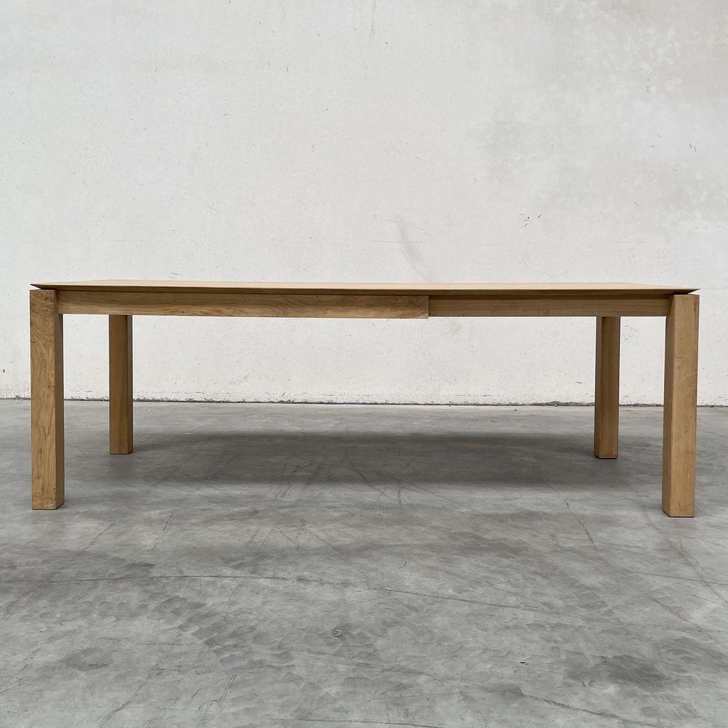 Slice extendable dining table | Re-loved